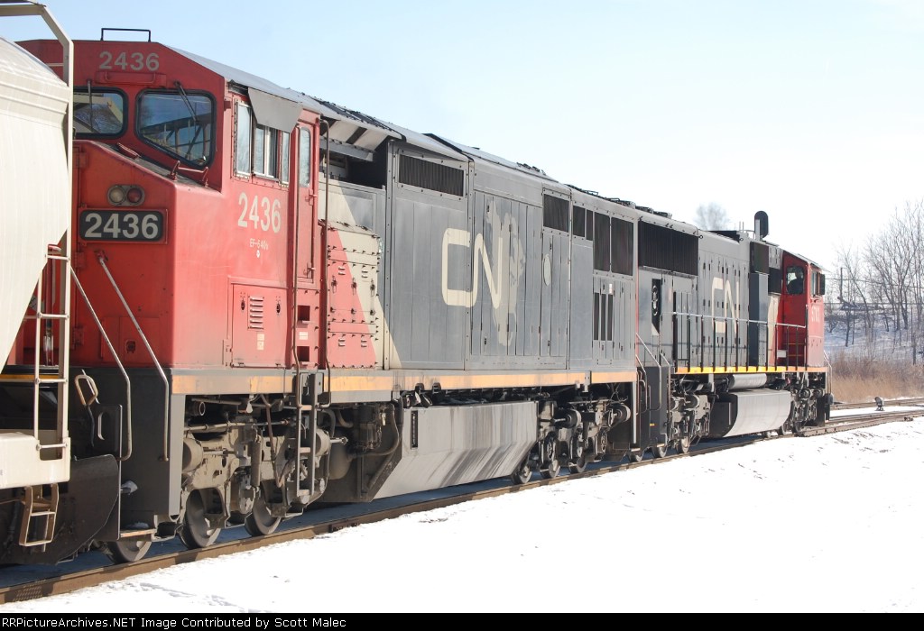 CN 5703 & 2436